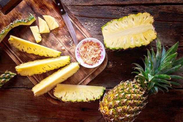 Cách phân biệt giữa trái thơm trái khóm mà trước giờ hay nhầm lẫn